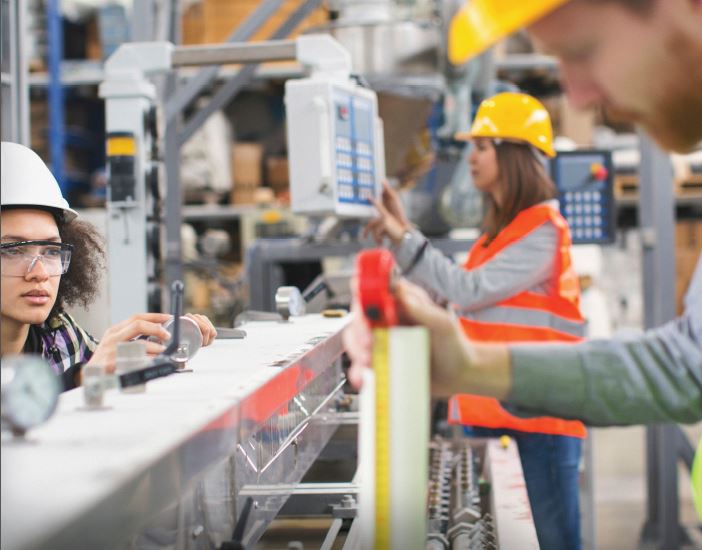 Contract Management in Manufacturing: Roles, Challenges & Obstacles